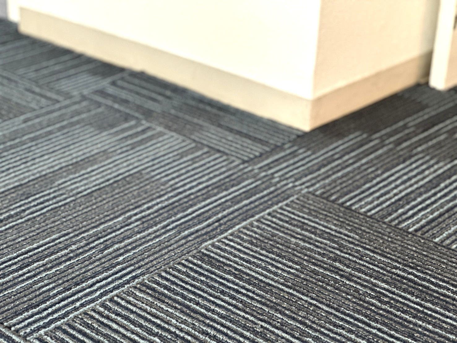 新宿高島屋からすぐ！気軽に24時間使えるシンプルなレンタルスペース・電子タバコ可・施術ベッド有りの写真12