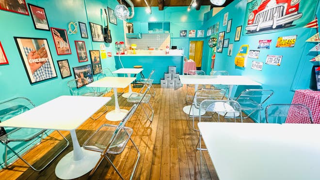 飲食持ち込みOK|少人数パーティーや交流会にもおすすめ! 商店街立地で買い出し便利|気軽に集まれるカフェスペースの写真1