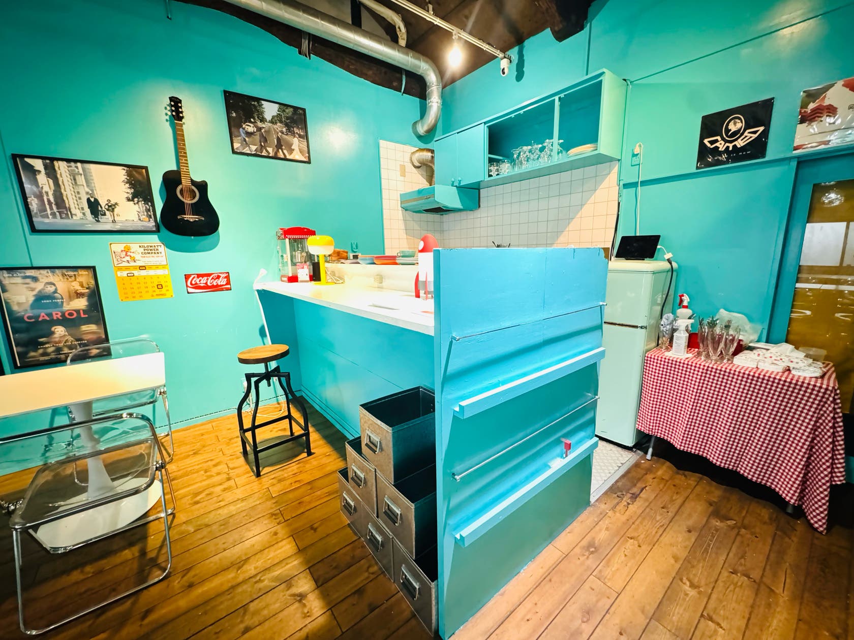 飲食持ち込みOK｜少人数パーティーや交流会にもおすすめ！ 商店街立地で買い出し便利｜気軽に集まれるカフェスペースの写真5