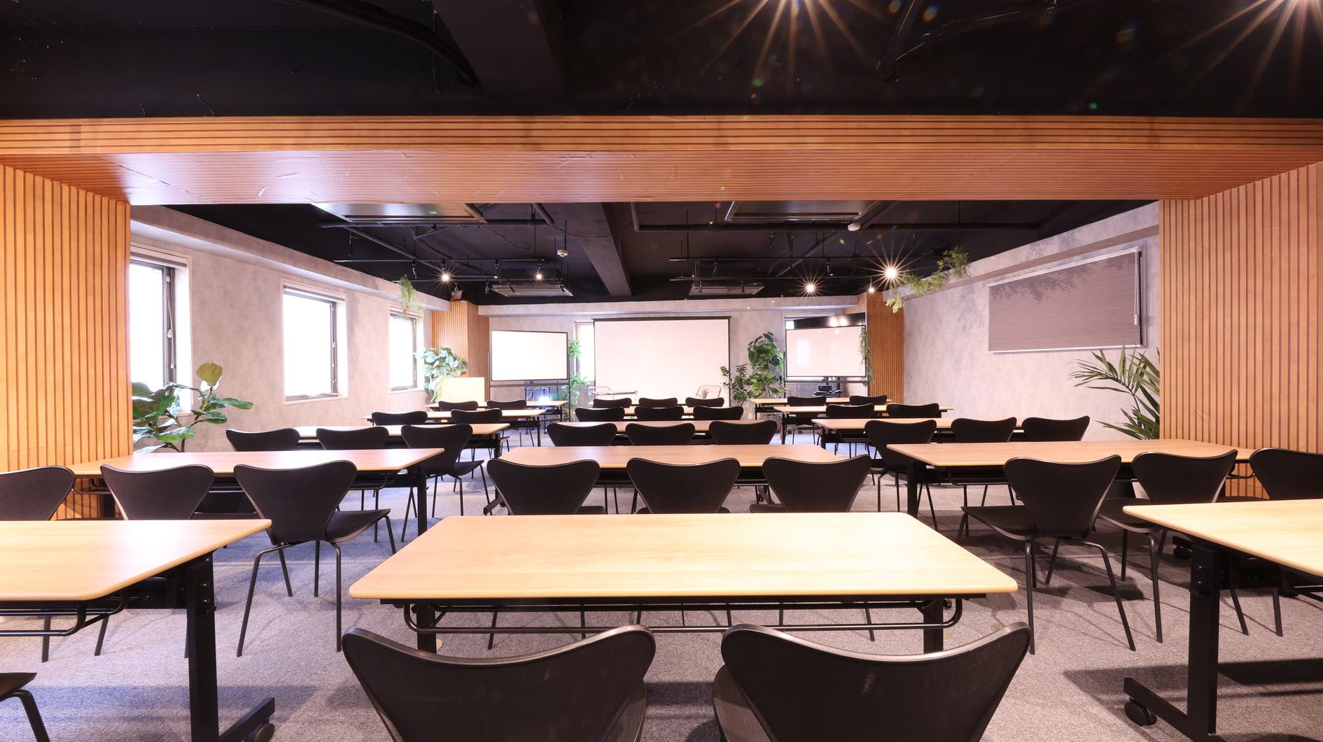 #エヌティGoburin2nd【新宿三丁目】忘年会🤶駅徒歩2分/席数84立食90名飲食/120㌅画面/会議/セミナーの写真4