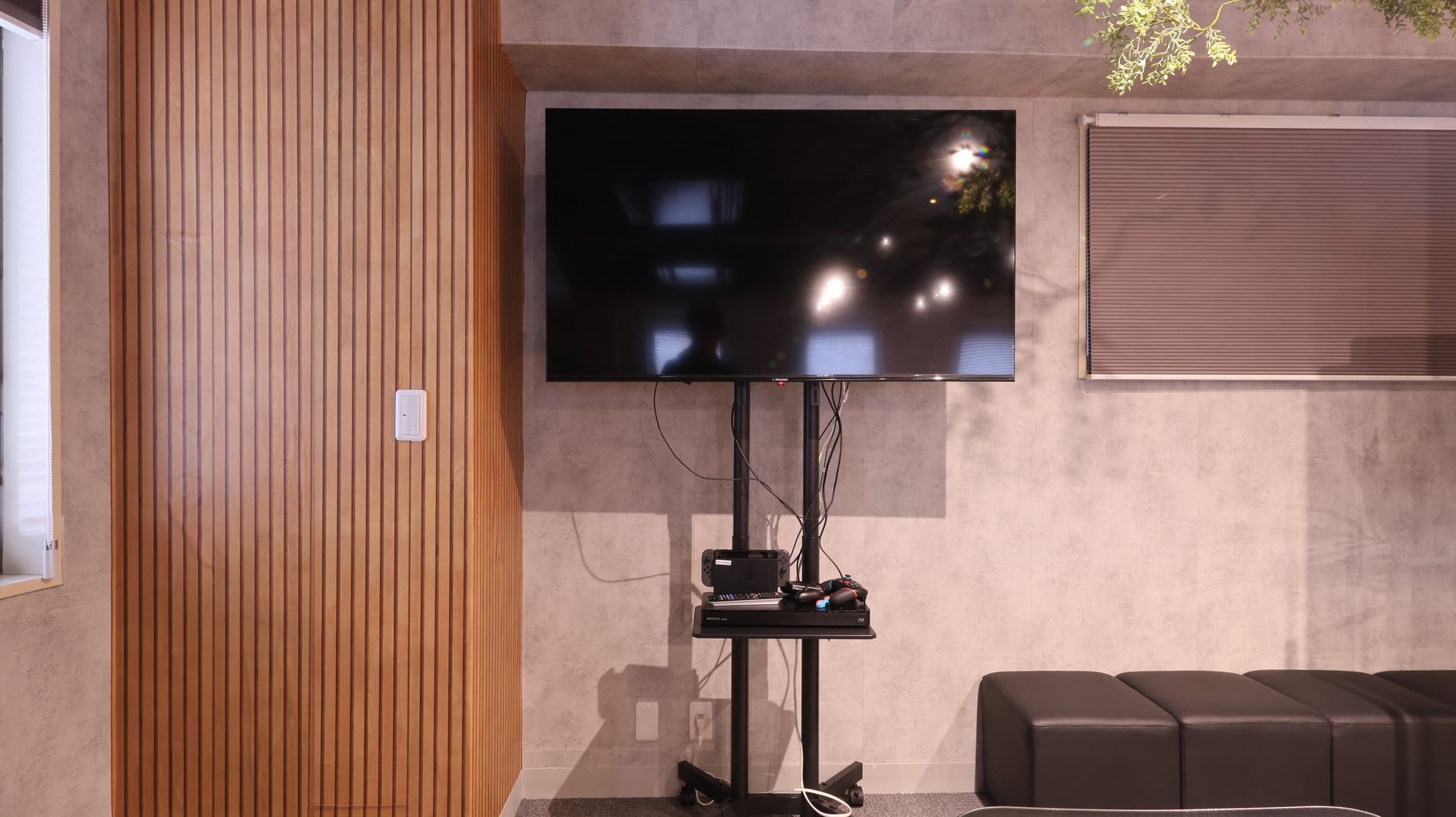 #エヌティGoburin2nd【新宿三丁目】忘年会🤶駅徒歩2分/席数84立食90名飲食/120㌅画面/会議/セミナーの写真7