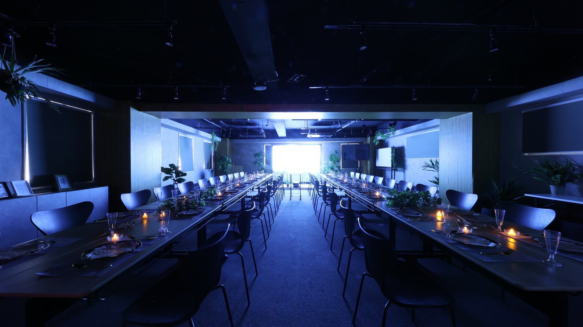 #エヌティGoburin2nd【新宿三丁目】忘年会🤶駅徒歩2分/席数84立食90名飲食/120㌅画面/会議/セミナーの写真11