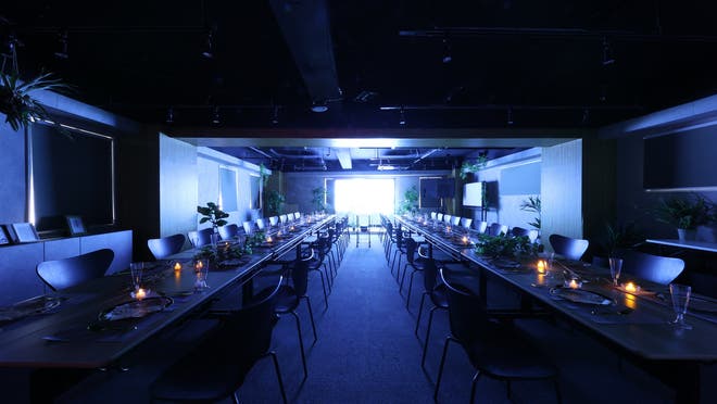 #エヌティGoburin2nd【新宿三丁目】忘年会🤶駅徒歩2分/席数84立食90名飲食/120㌅画面/会議/セミナーの写真11