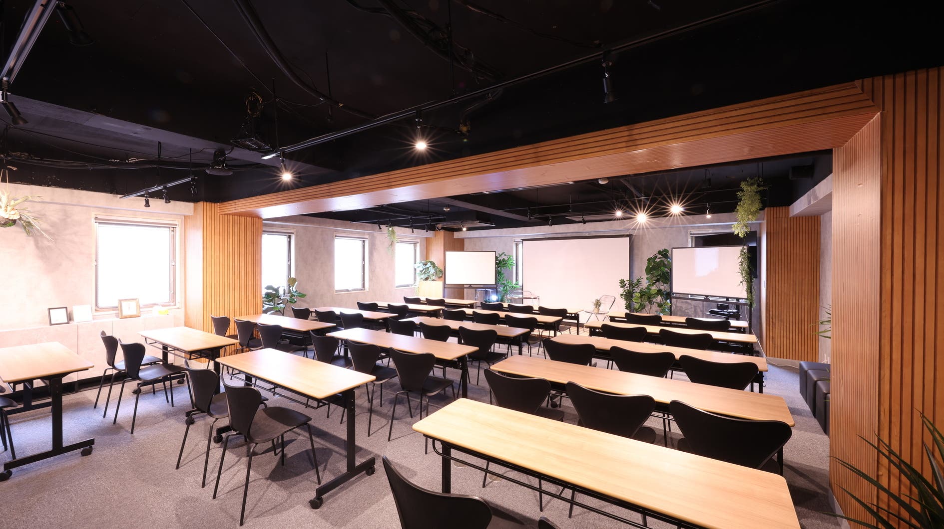 #エヌティGoburin2nd【新宿三丁目】忘年会🤶駅徒歩2分/席数84立食90名飲食/120㌅画面/会議/セミナーの写真15