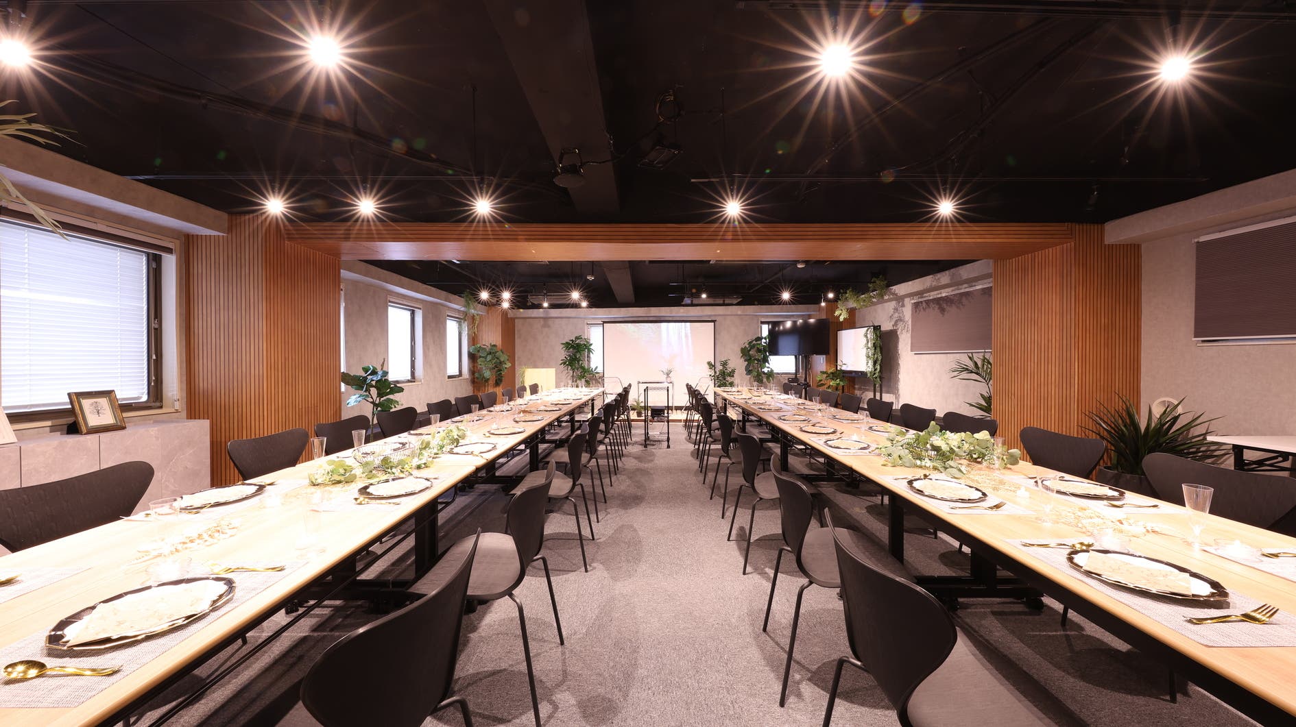 #エヌティGoburin2nd【新宿三丁目】忘年会🤶駅徒歩2分/席数84立食90名飲食/120㌅画面/会議/セミナーの写真18