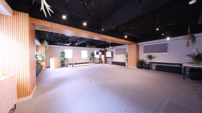 #エヌティGoburin2nd【新宿三丁目】忘年会🤶駅徒歩2分/席数84立食90名飲食/120㌅画面/会議/セミナーの写真22