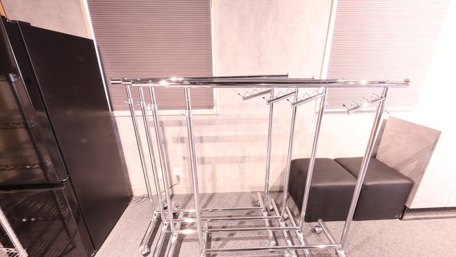 #エヌティGoburin2nd【新宿三丁目】忘年会🤶駅徒歩2分/席数84立食90名飲食/120㌅画面/会議/セミナーの写真24