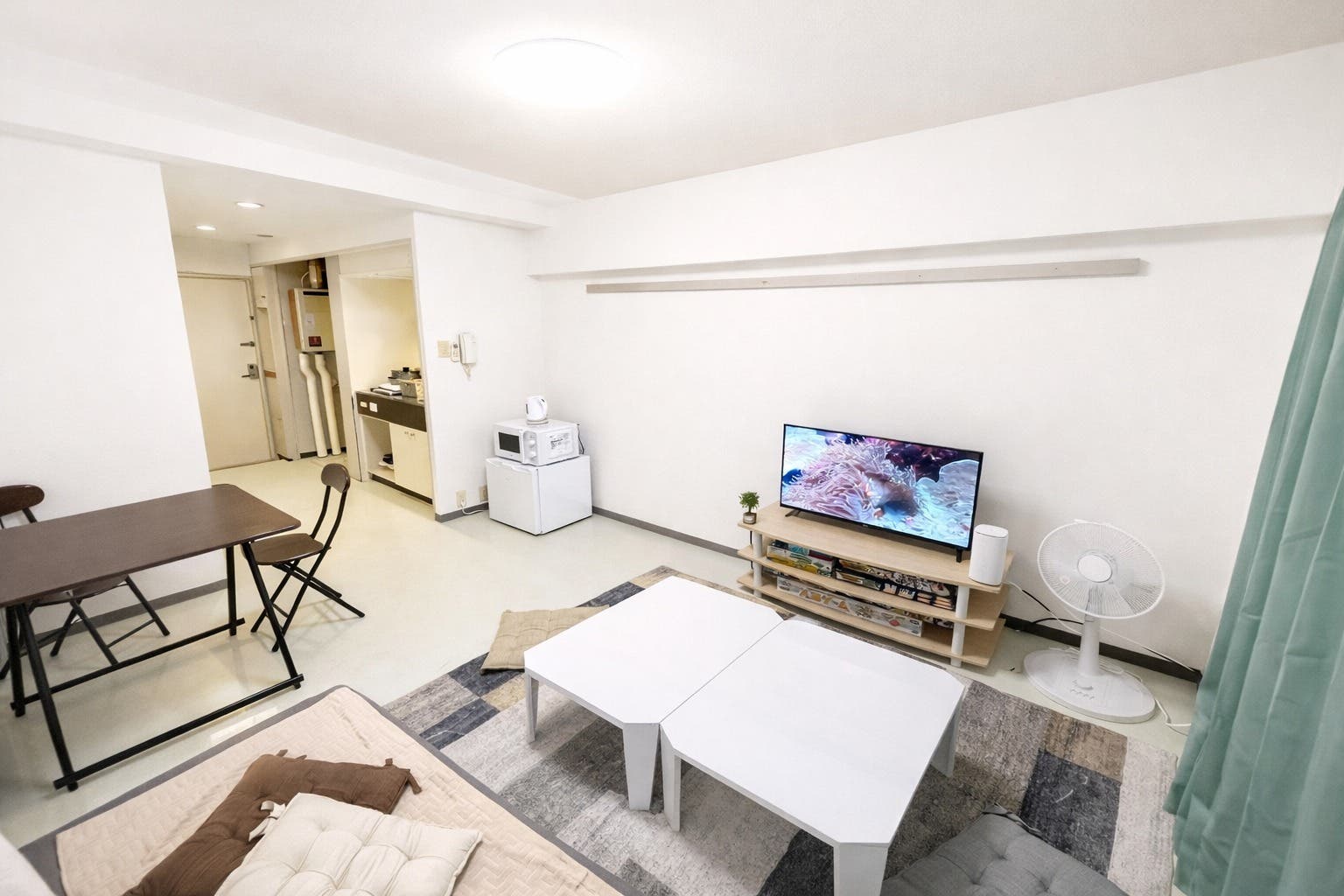 1分で着いて、すぐ乾杯。丸の内のパーティ部屋の写真3