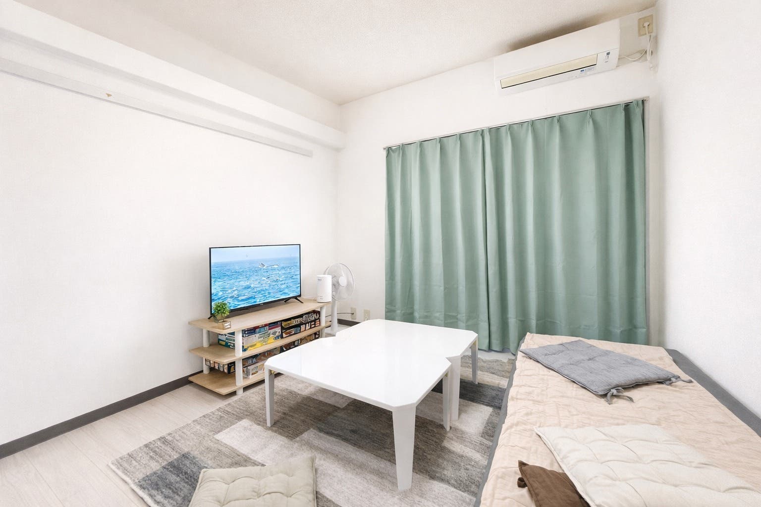 1分で着いて、すぐ乾杯。丸の内のパーティ部屋の写真1