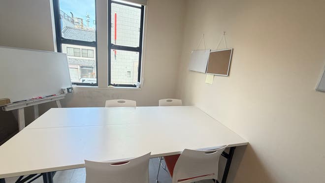 松山市駅徒歩2分のレンタルスペースの写真1