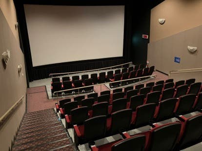 【豊橋 100席】映画館で、会社説明会、株主総会、講演会の企画はいかがですかの写真1