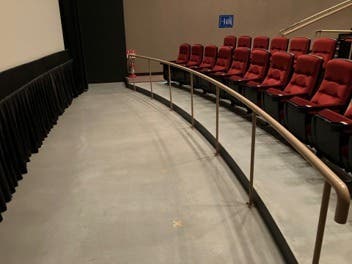 【豊橋 100席】映画館で、会社説明会、株主総会、講演会の企画はいかがですかの写真3