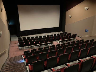 【豊橋 125席】映画館で、会社説明会、株主総会、講演会の企画はいかがですかの写真1