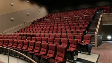 【豊橋 306席】映画館で、会社説明会、株主総会、講演会の企画はいかがですか?の写真2