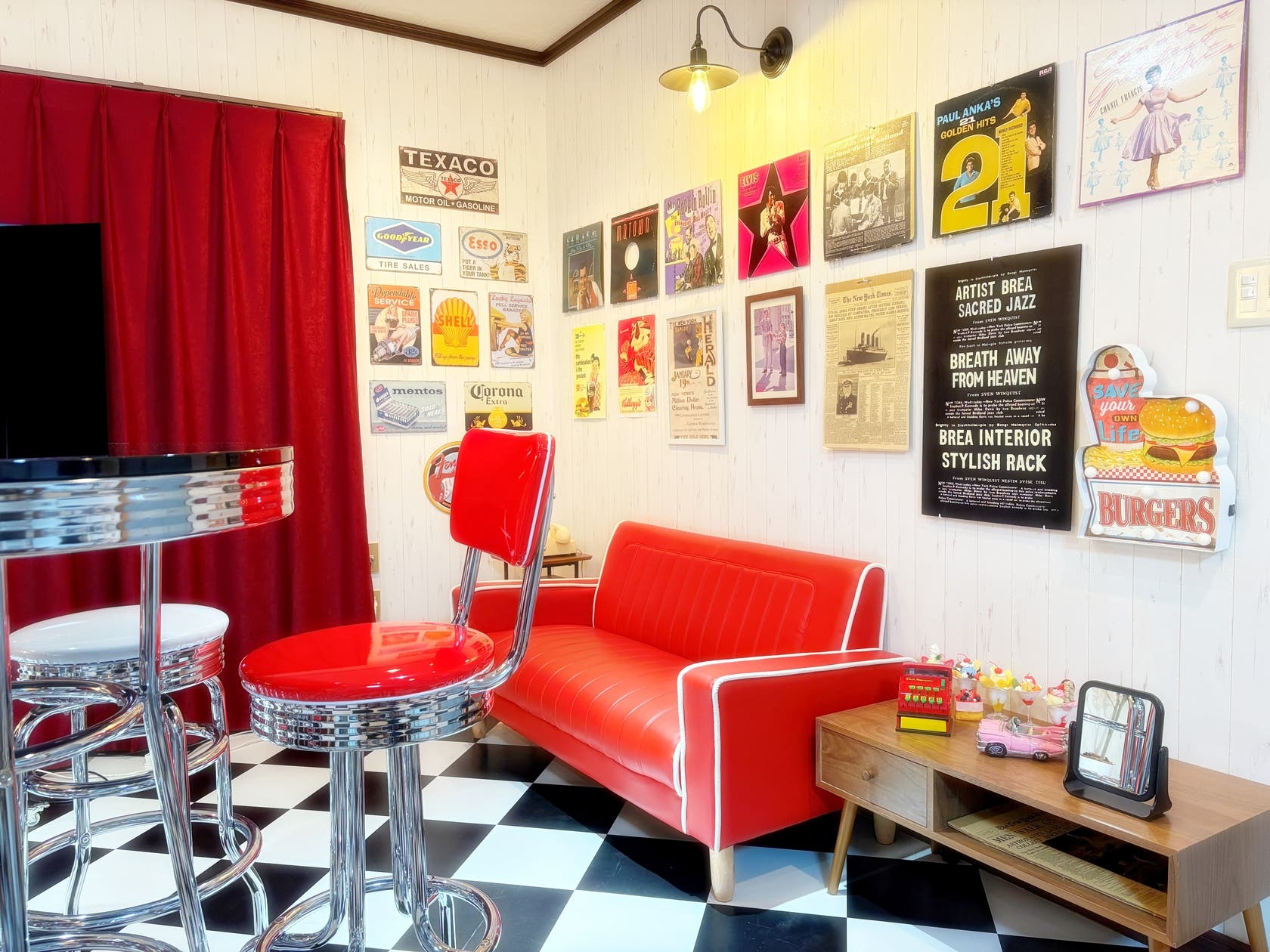 瀬戸内海 糸崎港至近、アメリカンポップな撮影スタジオ。パーティー利用もどうぞ♪の写真2