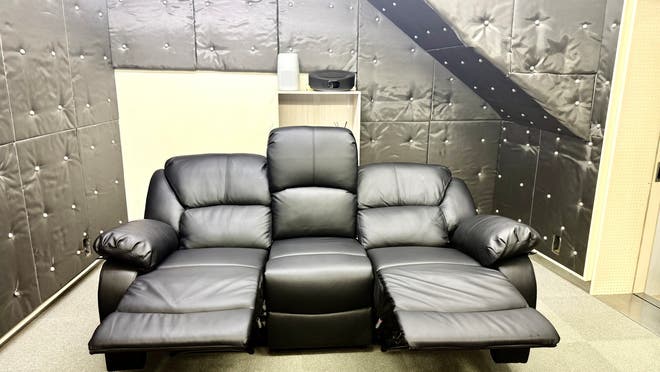 \NEW OPEN オープン価格/徒歩1分で地下へ。150インチ大画面×練習・撮影・鑑賞・ピアノもある、千歳船橋シアタールームの写真5