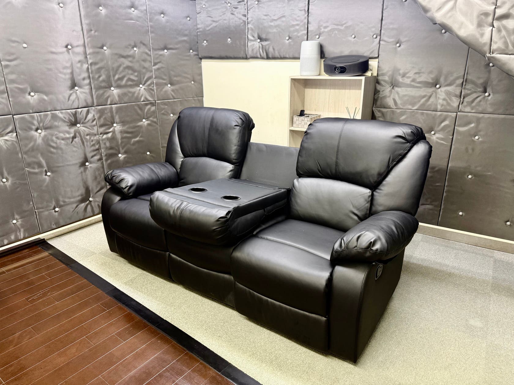 ＼NEW OPEN オープン価格／徒歩1分で地下へ。150インチ大画面×練習・撮影・鑑賞・ピアノもある、千歳船橋シアタールームの写真6