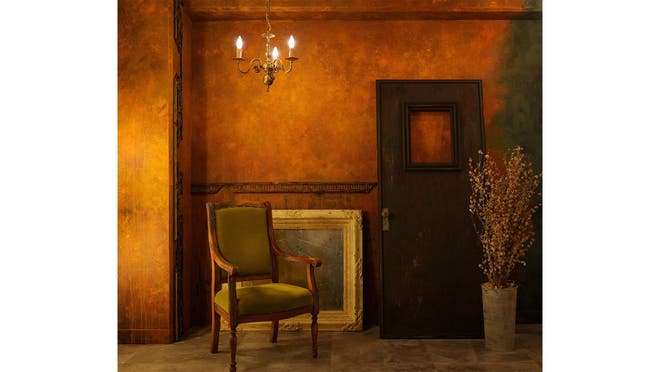 【エリックスタジオ】ダーク&クラシックの異世界空間!大きな窓も備えた廃墟風スタジオの写真4