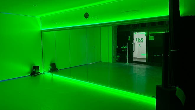 千葉駅から10分前後 鏡、音響、カーテンを設置しており、ダンスや余興、ヨガなど様々な用途でご使用いただけます。の写真5