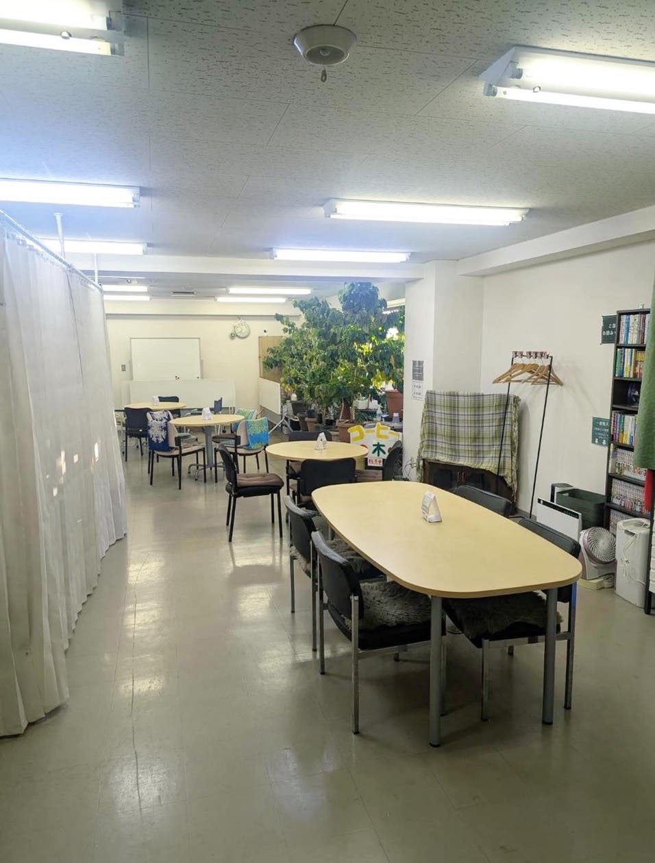 レンタルスペース【wit.】　コンビ二、スーパー　徒歩30秒の写真2