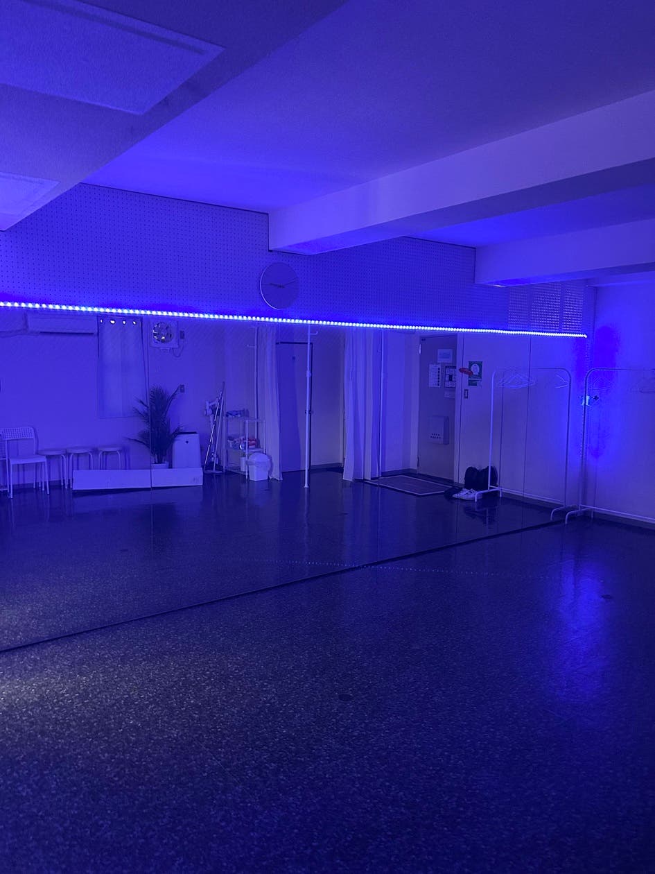 お手頃価格と十分な広さ！【横浜エリア|相鉄線天王町駅から徒歩6分】ダンス、ヨガ、楽器演奏などにおすすめ☆広々37㎡、大型鏡設置の写真4