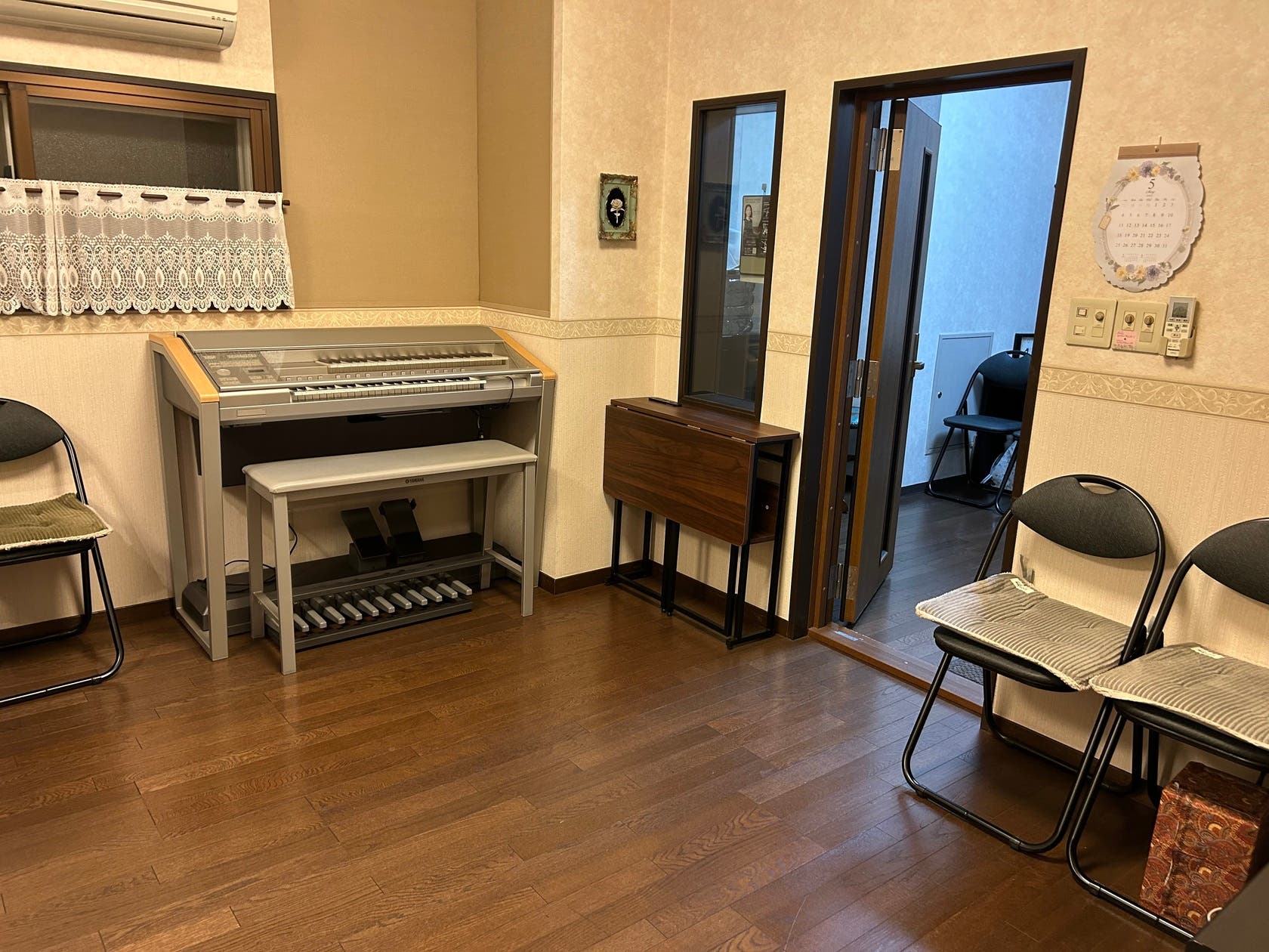 三鷹駅徒歩３分！女性がゆったりくつろげるサロン風貸しスタジオの写真10