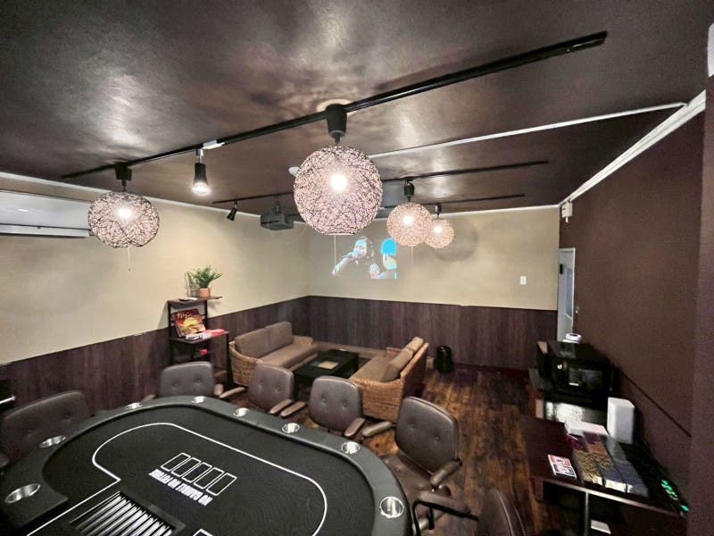 【FAMILYPOT 淀屋橋店】淀屋橋駅7分肥後橋駅3分 ポーカー、ボードゲームの写真1