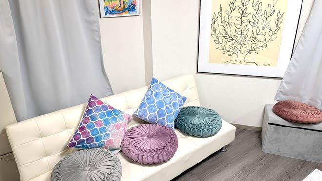 パーティルーム 市川駅2分|65型4Kで映画鑑賞◎|クリスマス🎄/おうちデート/女子会/推し活/誕生日会/忘年会/クリスマス会の写真1