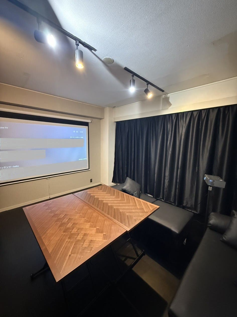 【西通り・警固神社至近】フリースペース/映画・動画鑑賞/ボードゲーム・パーティー/撮影・配信/自宅以外のセカンドリビングとしての写真1