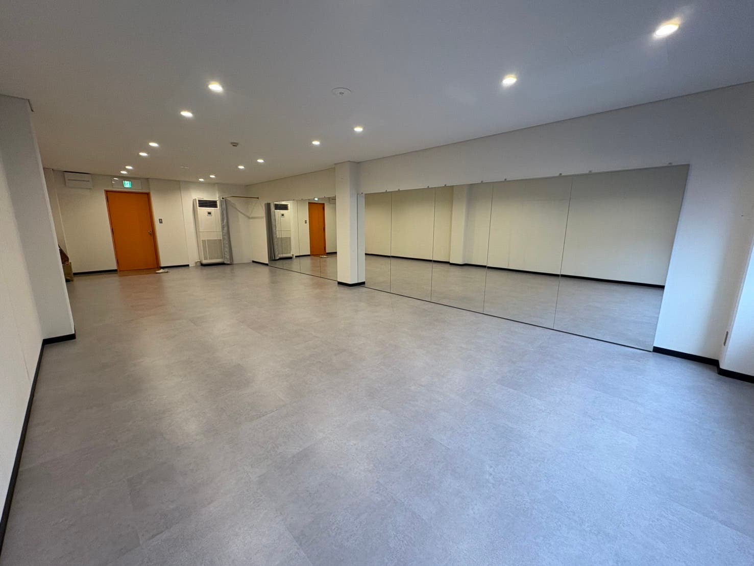 12/31Newオープン【五条駅徒歩8分】広々50㎡！長方形型で使いやすい★ダンス・ヨガ・演劇・ポージングの写真2