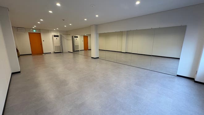 12/31Newオープン【五条駅徒歩8分】広々50㎡!長方形型で使いやすい★ダンス・ヨガ・演劇・ポージングの写真2
