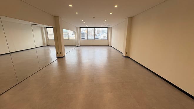 12/31Newオープン【五条駅徒歩8分】広々50㎡!長方形型で使いやすい★ダンス・ヨガ・演劇・ポージングの写真3