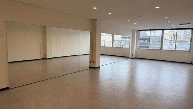 12/31Newオープン【五条駅徒歩8分】広々50㎡!長方形型で使いやすい★ダンス・ヨガ・演劇・ポージングの写真5