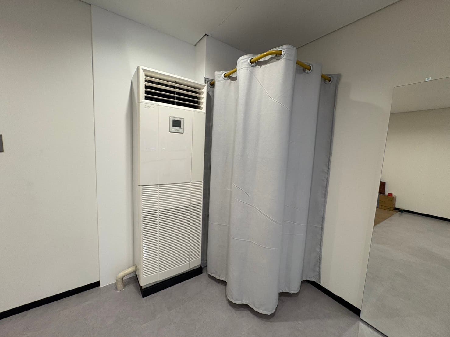 12/31Newオープン【五条駅徒歩8分】広々50㎡！長方形型で使いやすい★ダンス・ヨガ・演劇・ポージングの写真8