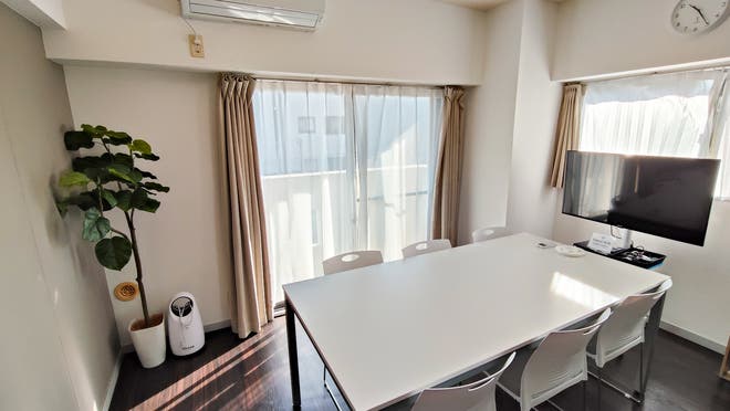 🎉リニューアル🎉【エントランスオートロック有・繁華街近く】web会議・商談・面接・打合せ・勉強会・撮影・配信・セミナーなどの写真1