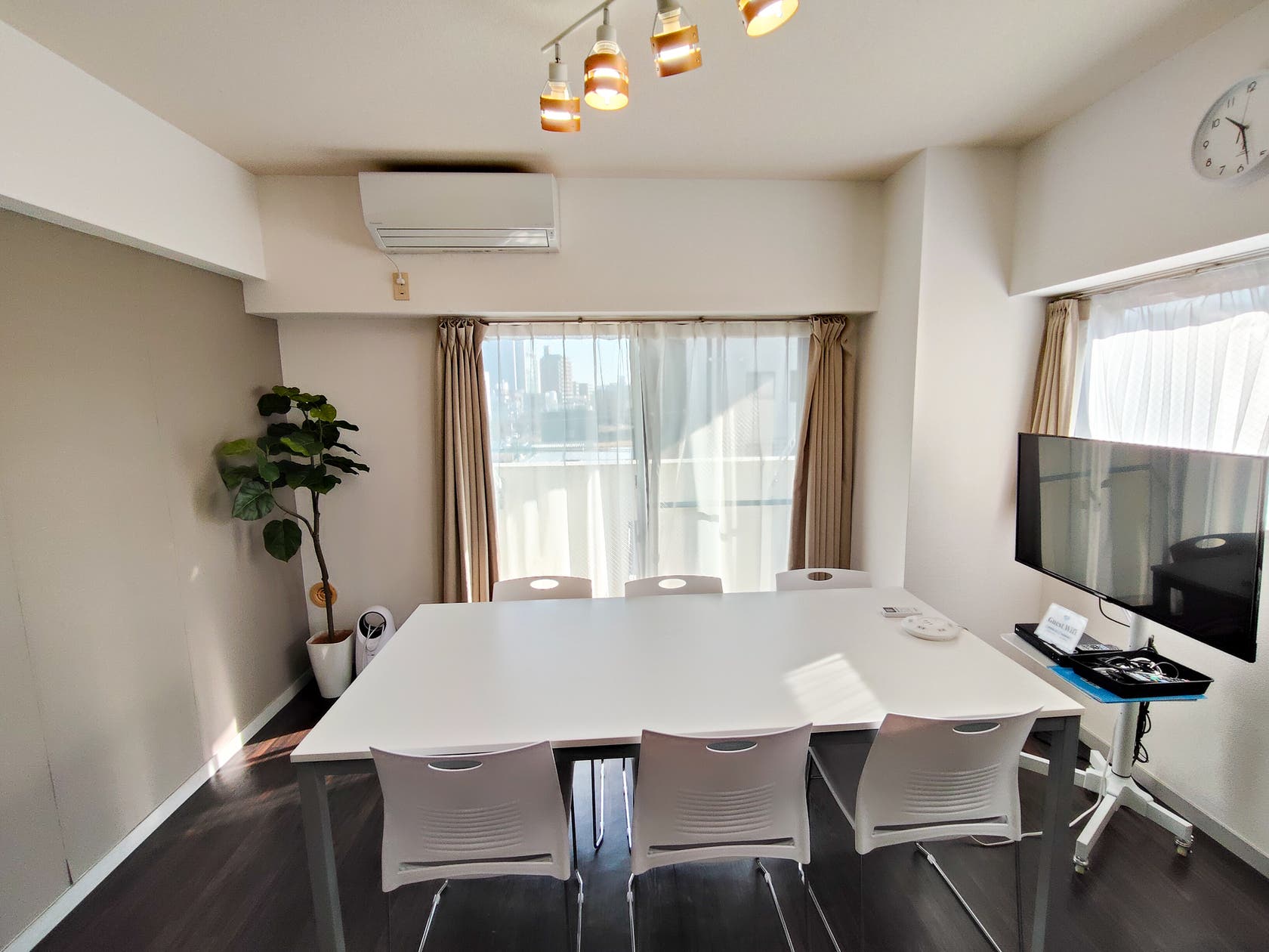 🎉リニューアル🎉【エントランスオートロック有・繁華街近く】web会議・商談・面接・打合せ・勉強会・撮影・配信・セミナーなどの写真4