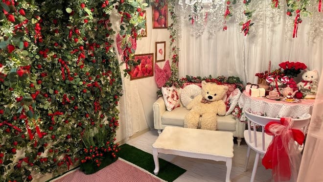 要町駅徒歩4分の可愛いレンタルスペース♡いちごのバレンタイン部屋🍓ポートレート撮影🤍コスプレ🤍推し活🤍女子会の写真1