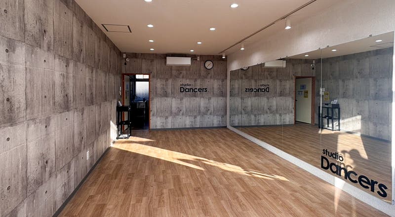 スタジオDancers宮崎高松　当日予約可能！ダンスの集団・個人練習やレッスンの開催に最適な多目的スペースです
