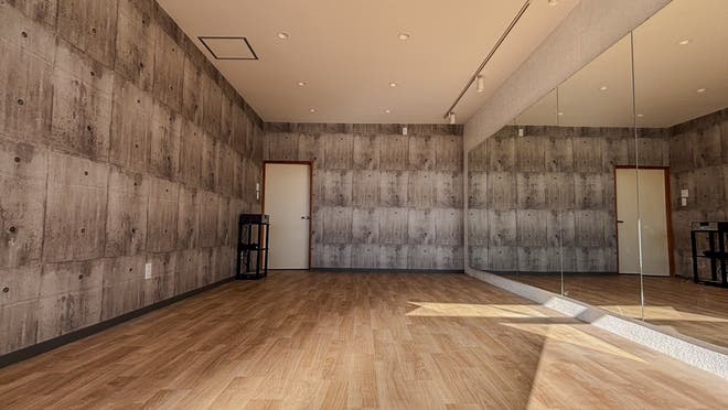 レンタルスタジオ ダンサーズ 宮崎高松店 当日予約可能!ダンスの集団・個人練習やレッスンの開催に最適な多目的スペースですの写真3