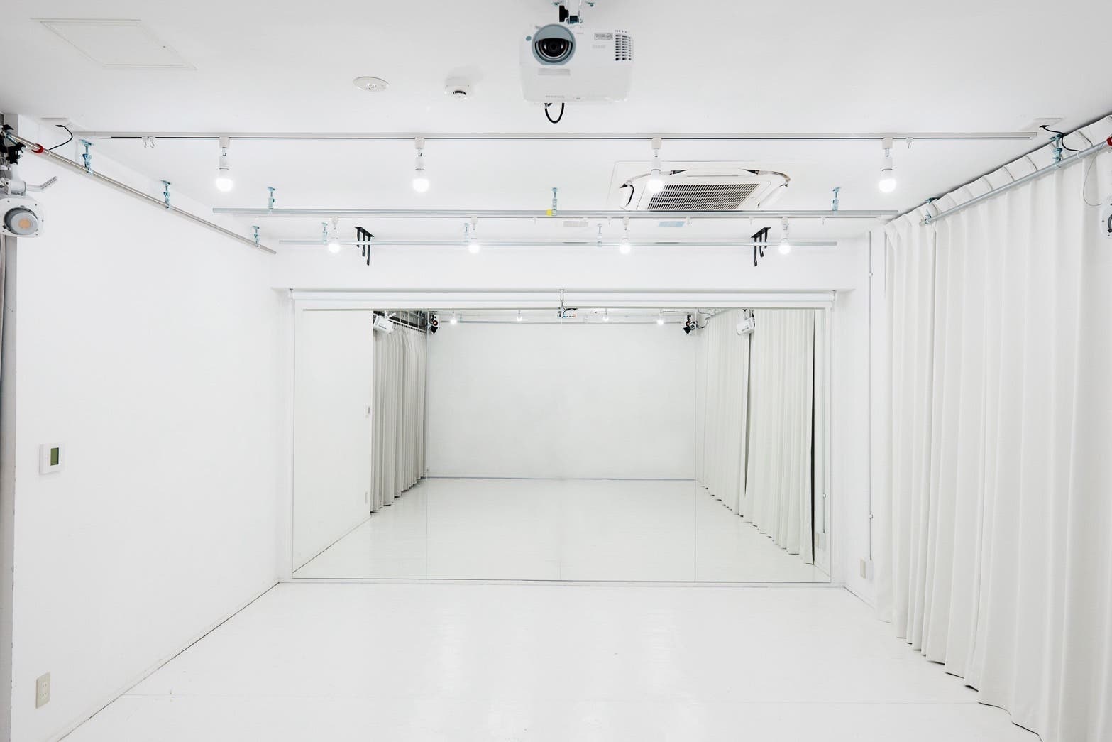 マルチスタジオ | 撮影・ミニシアター・セミナー・レッスンの写真2