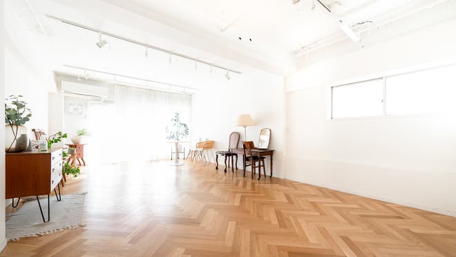 【saut studio】-南青山アドレス、窓から自然光が注ぐ、シンプルなスタジオ-の写真1