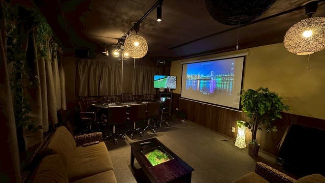 【FAMILYPOT 飯田橋2号店】駅徒歩5分 ポーカーテーブルやカラオケ、ダーツもあるパーティ向けバリ風スペースの写真1