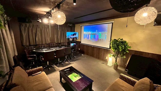 【FAMILYPOT 飯田橋2号店】駅徒歩5分 ポーカーテーブルやカラオケ、ダーツもあるパーティ向けバリ風スペースの写真2