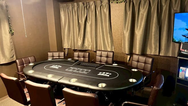 【FAMILYPOT 飯田橋2号店】駅徒歩5分 ポーカーテーブルやカラオケ、ダーツもあるパーティ向けバリ風スペースの写真7