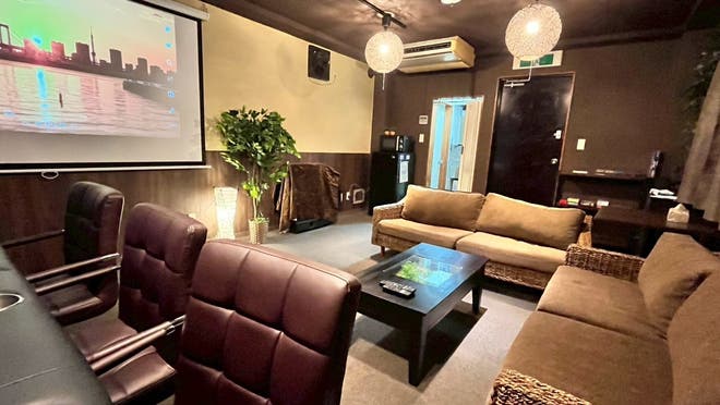 【FAMILYPOT 飯田橋2号店】駅徒歩5分 ポーカーテーブルやカラオケ、ダーツもあるパーティ向けバリ風スペースの写真3