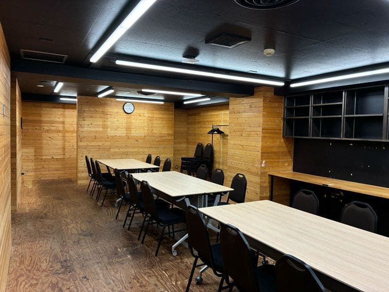 【406】2025/12/29 増床OPEN！イベント、控室にも✨最大18名収容可能！最短2時間～✨飲食持ち込みOK✨の写真1