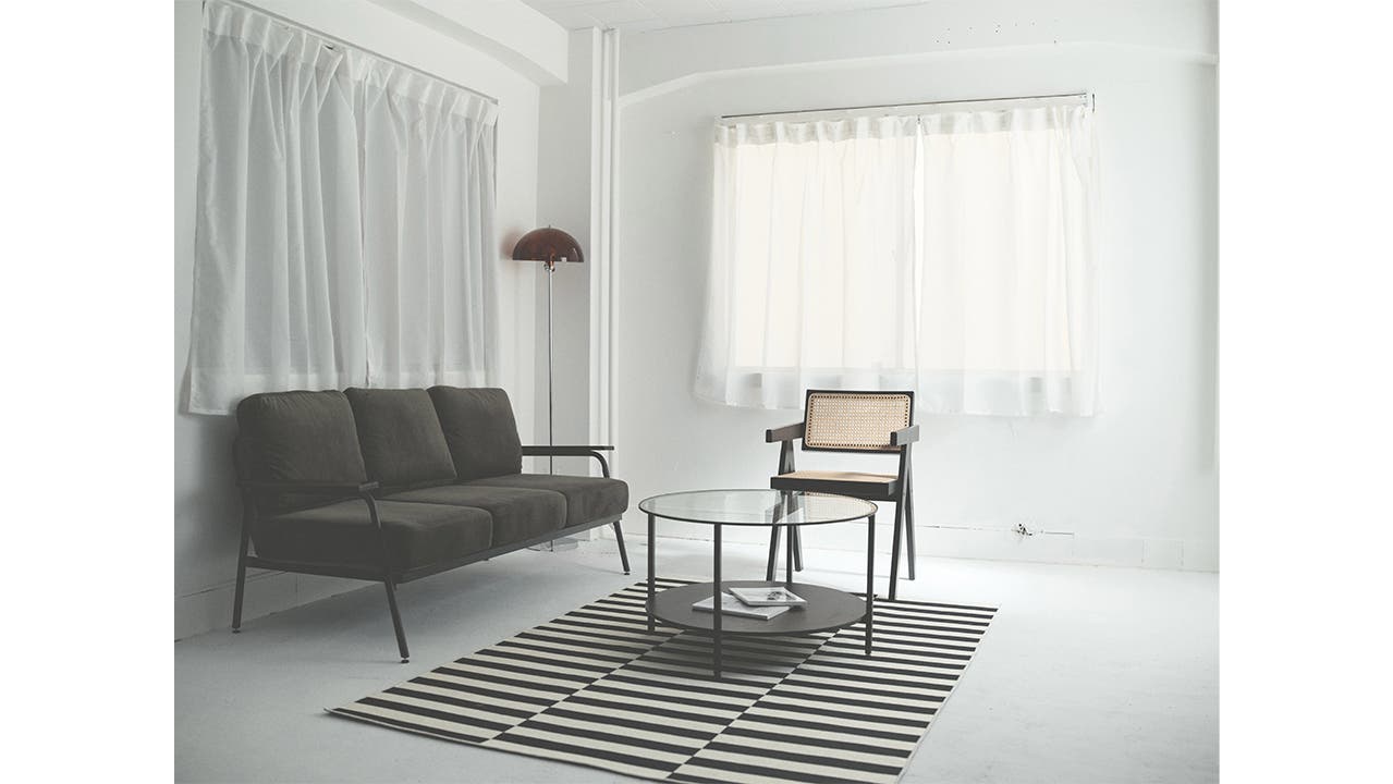 白床のモルタル床と2面シンプルスタジオ　 スチール&ムービー同額！1h7700円2h〜の写真2