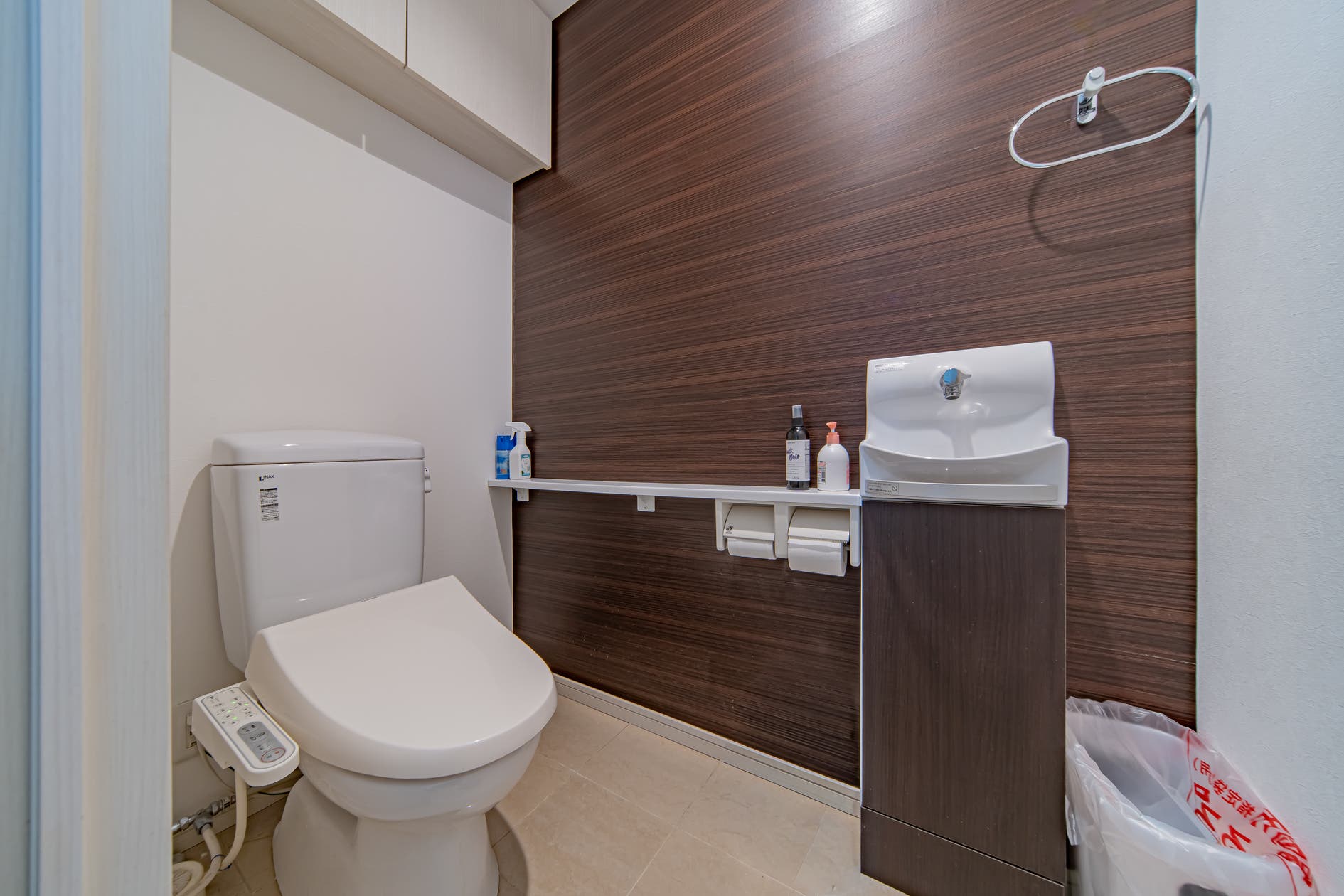 【天神駅から徒歩7分】親不孝通りの最大10名で広々ダンススタジオ!!の写真4