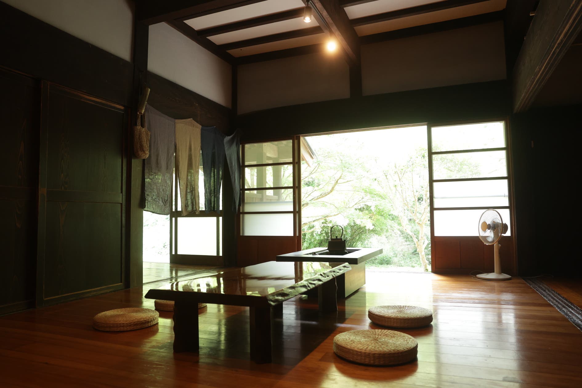 緑に囲まれたプライベート空間の写真1