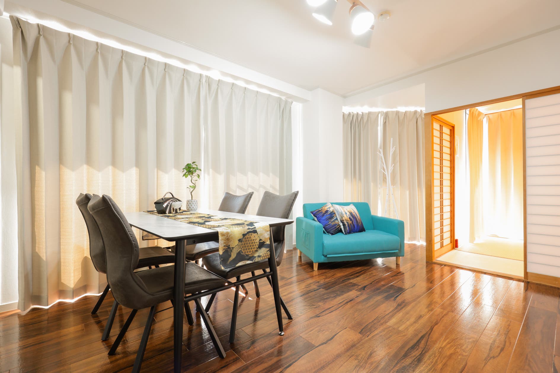 大阪市中心｜生活感のある3LDK｜商品撮影・Vlog・対談に最適の写真2